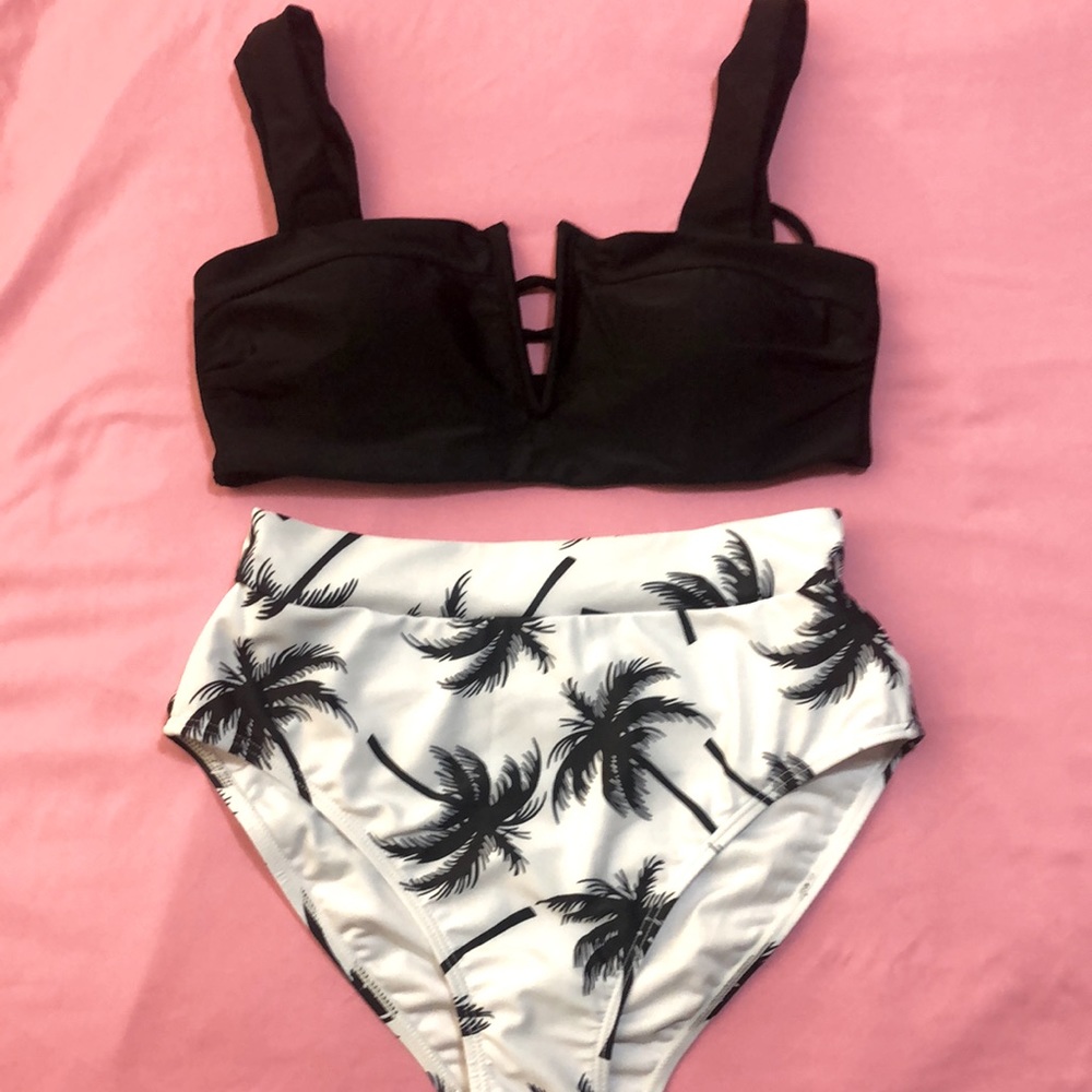 Super Cute Black & White Palm Tree Bikini, Size S, Nw… - Gem